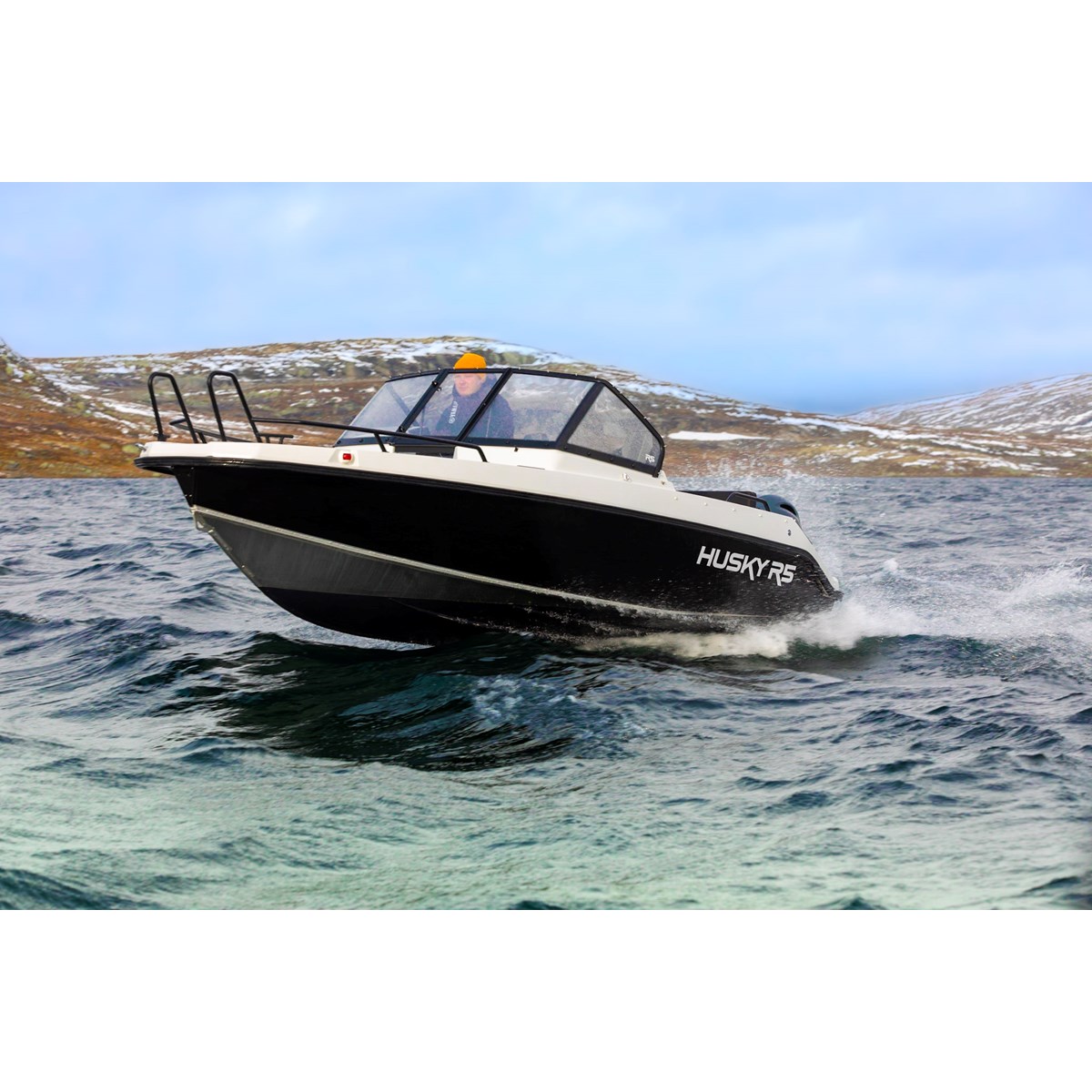 Husky R5 Black Edition ja moottori F100LB | Tarvike.com